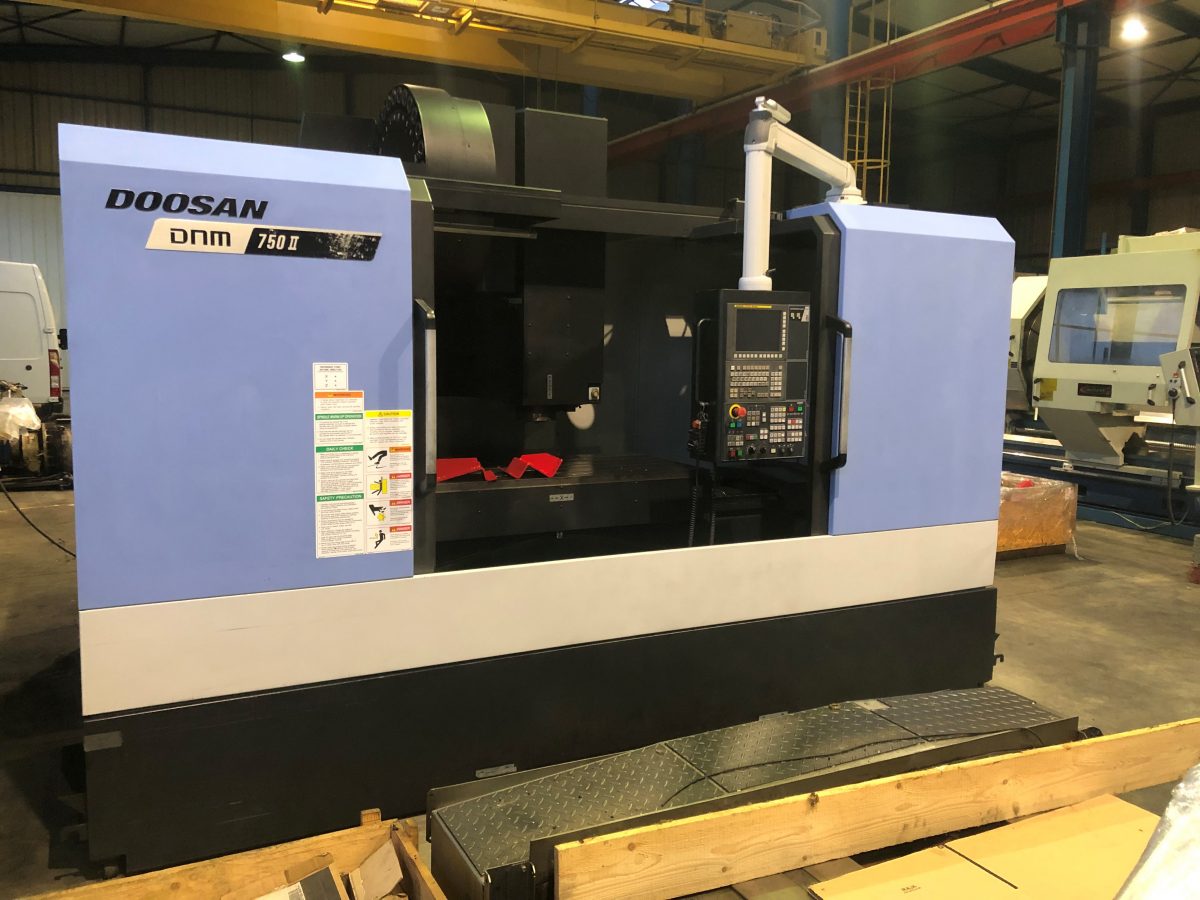 Centre d'usinage Doosan DNM 750 II • CMOI